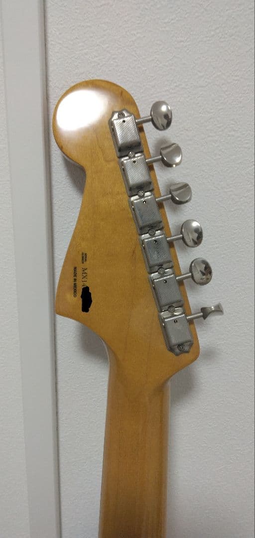 【Lindy Frarin ピックアップ】 Fender Jazzmaster