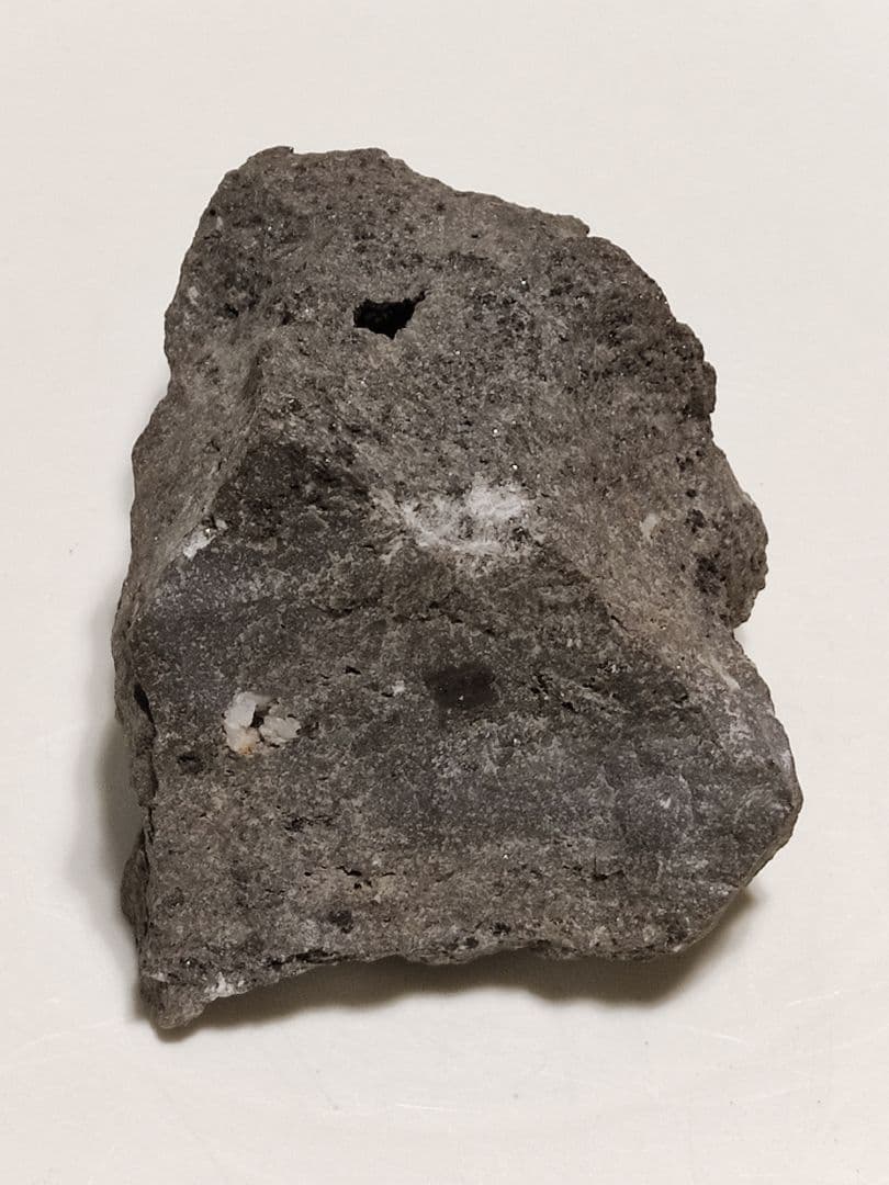 パワーストーン　天然石　原石　ハーキマーダイアモンド母岩付　499g　318