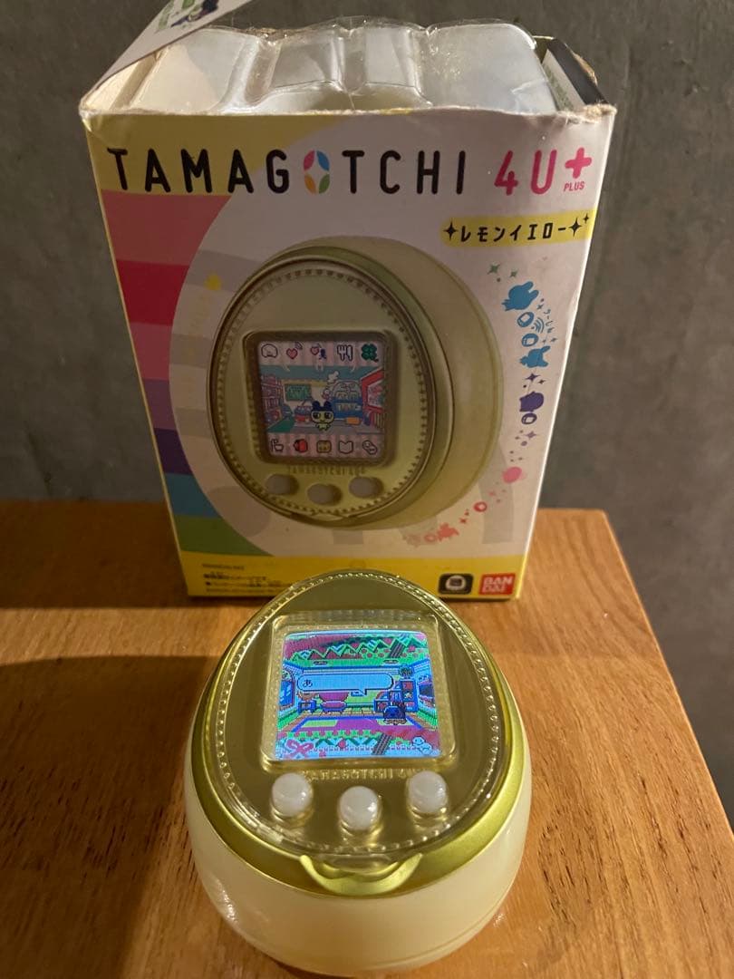 Tamagotchi 4U+ レモンイエロー 箱付き