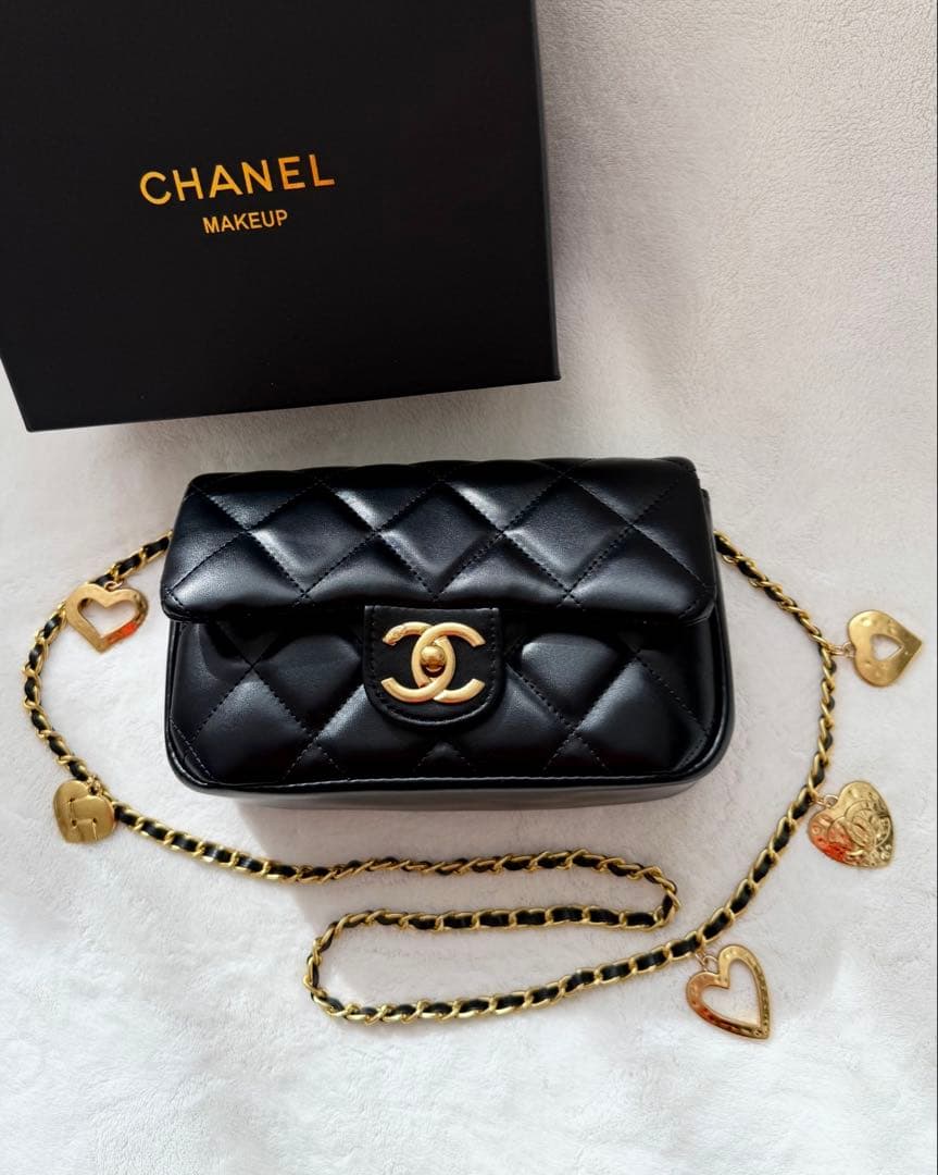 CHANEL ショルダーバッグ　ハート　チェーン　ノベルティ　週末価格❗️