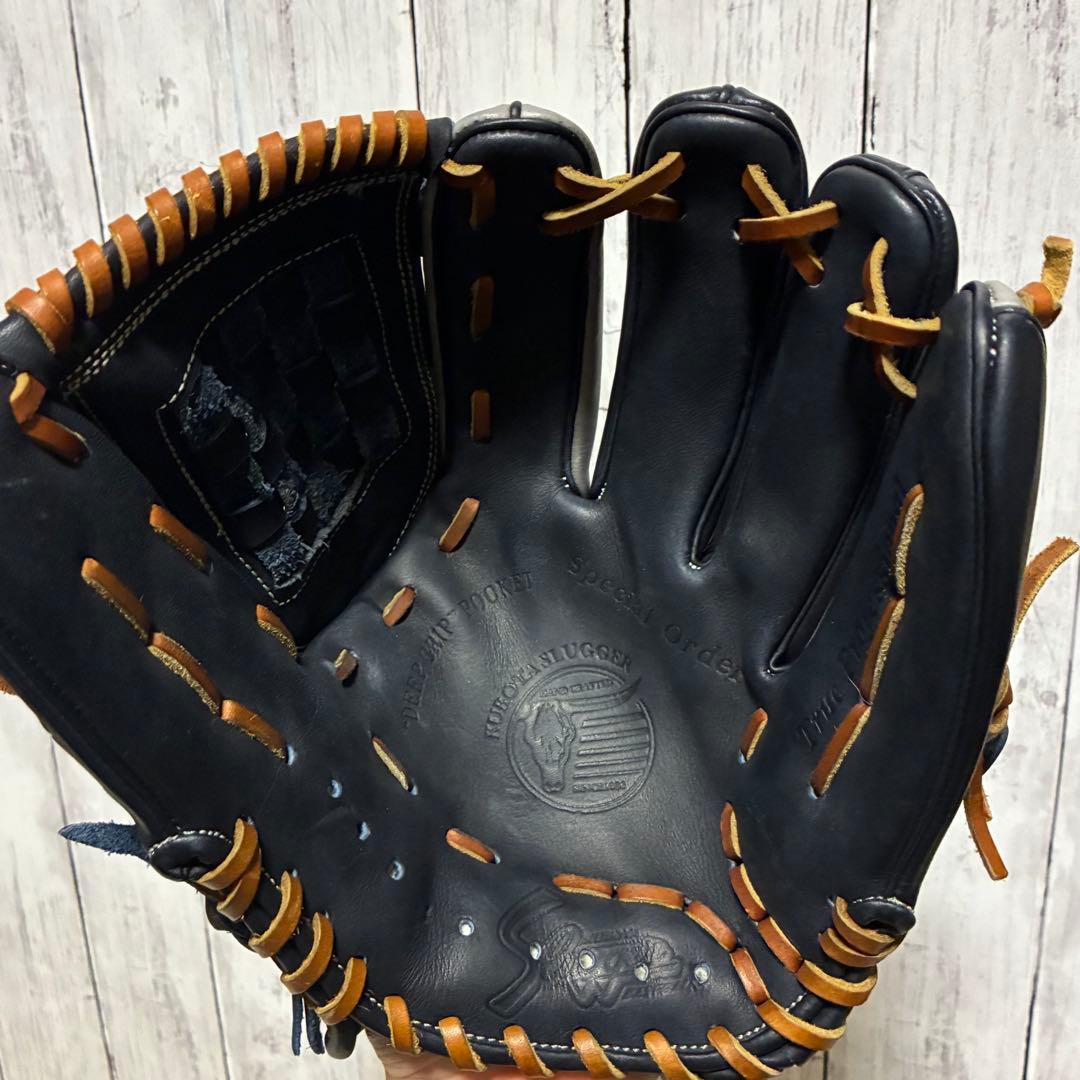 Slugger シルバー　黒　野球　グローブ True Professional
