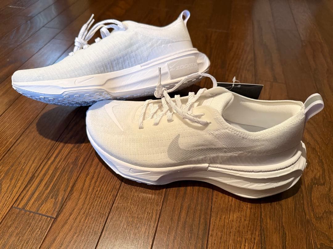 ナイキNIKE インヴィンシブルラン3 限定オールホワイトカラー 26.5CM