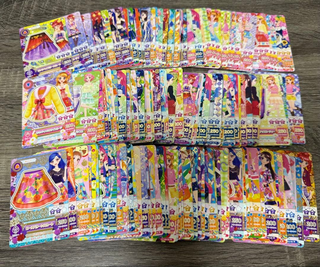 【値下げ】アイカツカード　まとめ売り　バインダー付き　アイカツ