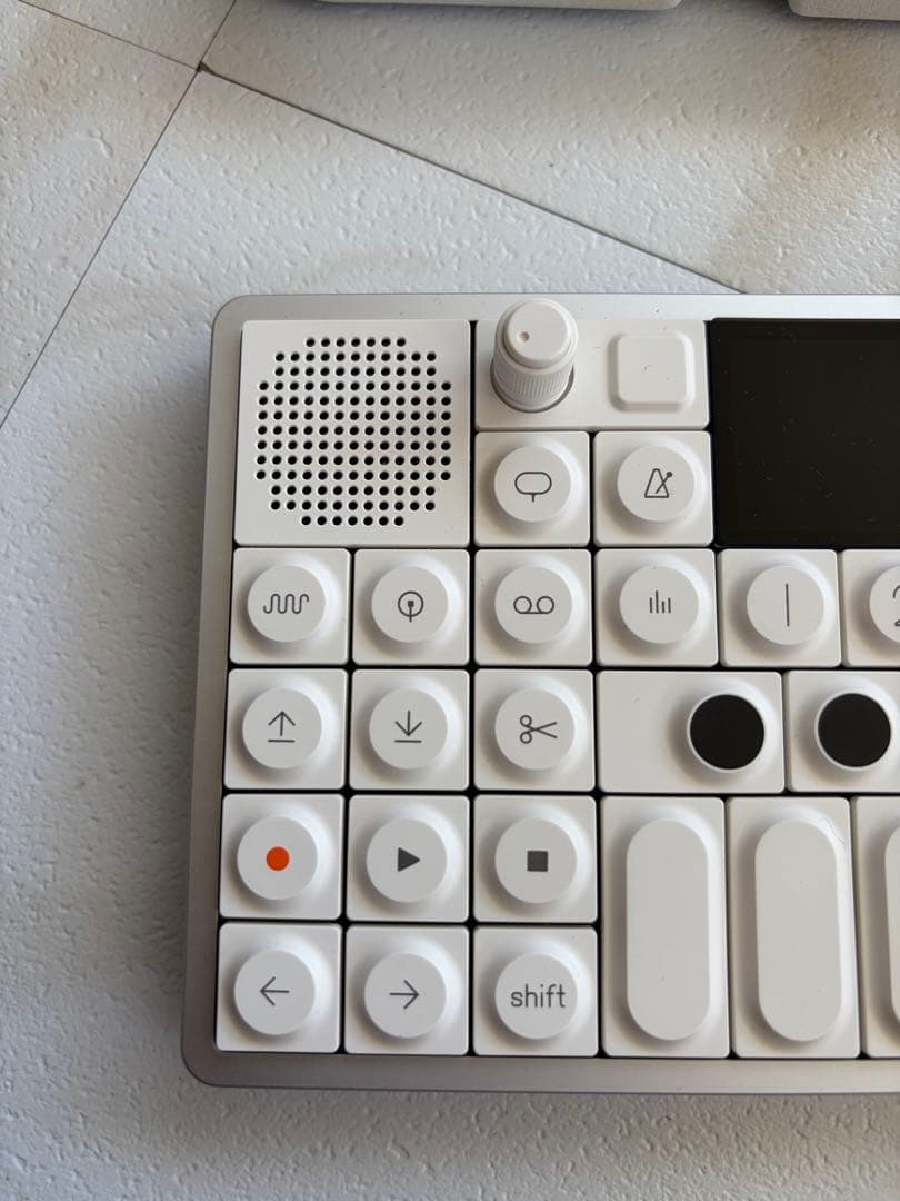 【超美品】Teenage Engineering OP-1 Field カバー付