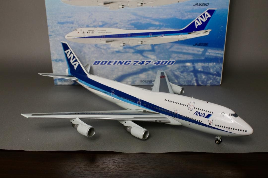 レア ANA B747-400D JA8960 1/200 完成品