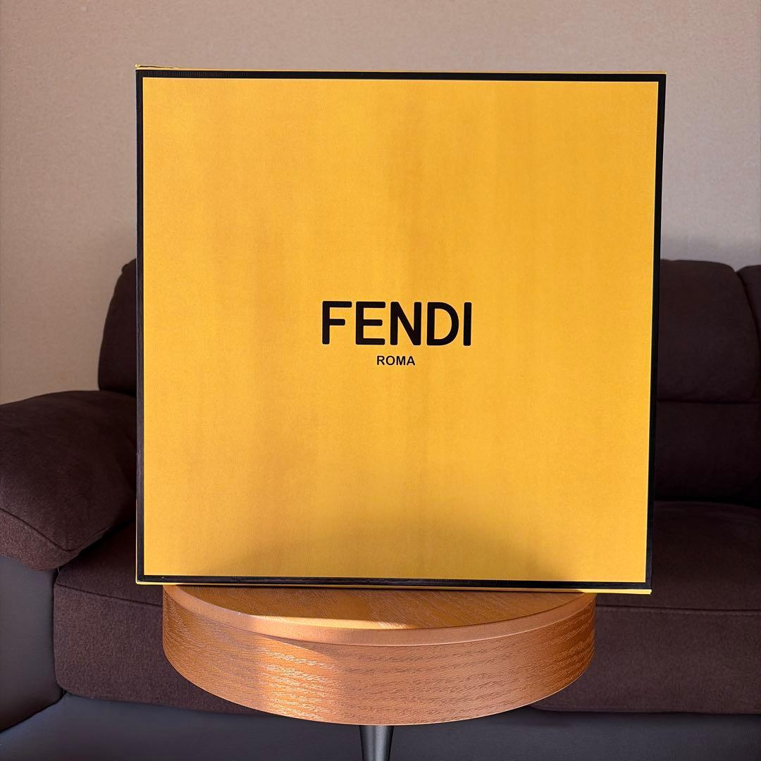 FENDI ギフトボックス イエロー 大