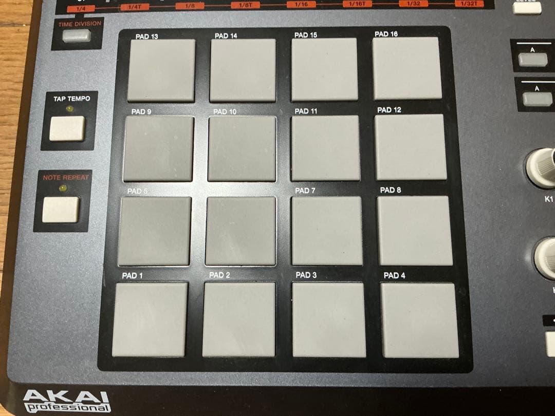 【値下げ】AKAI MPD32 MIDIコントローラー
