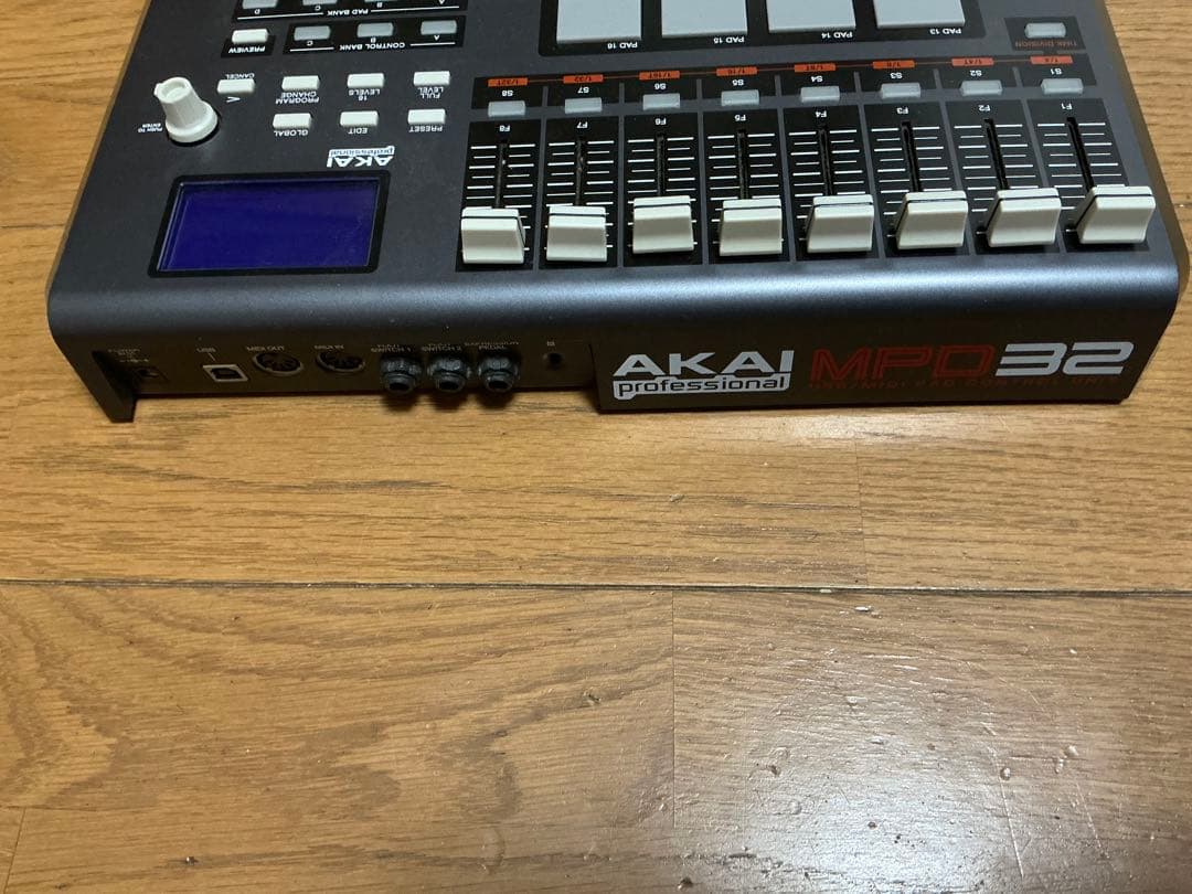 【値下げ】AKAI MPD32 MIDIコントローラー