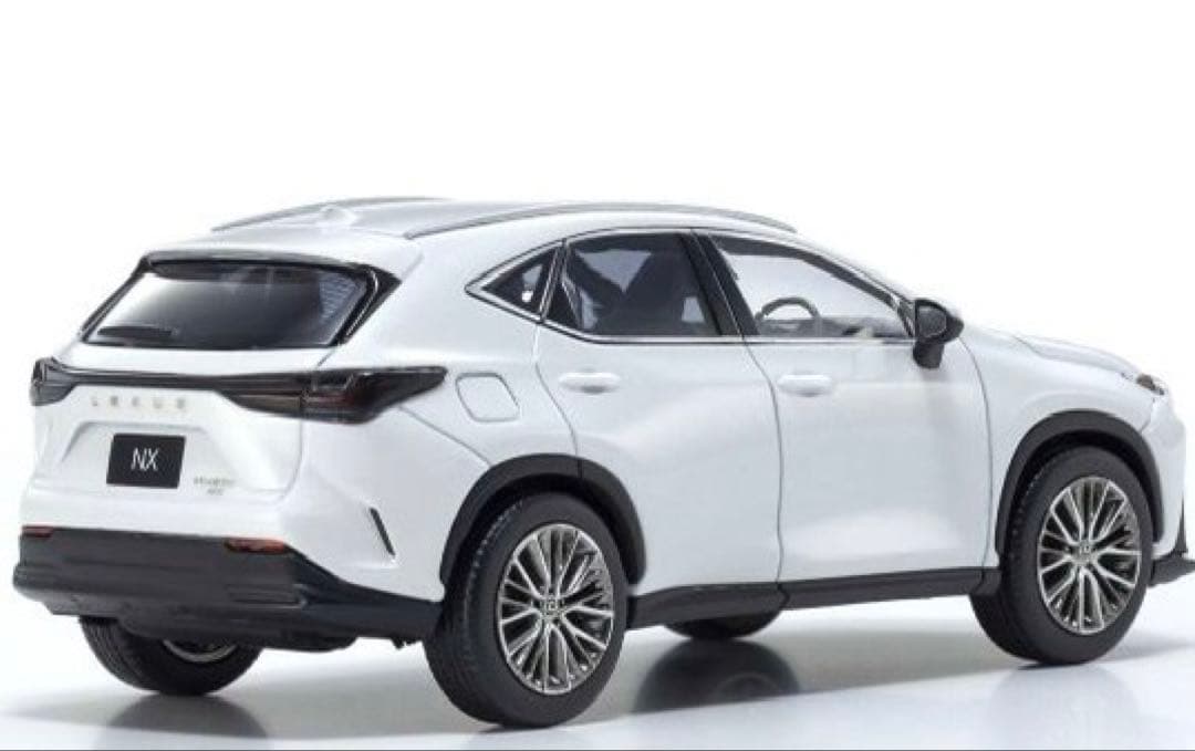 1/43 Lexus NX 450h＋ ソニッククォーツ