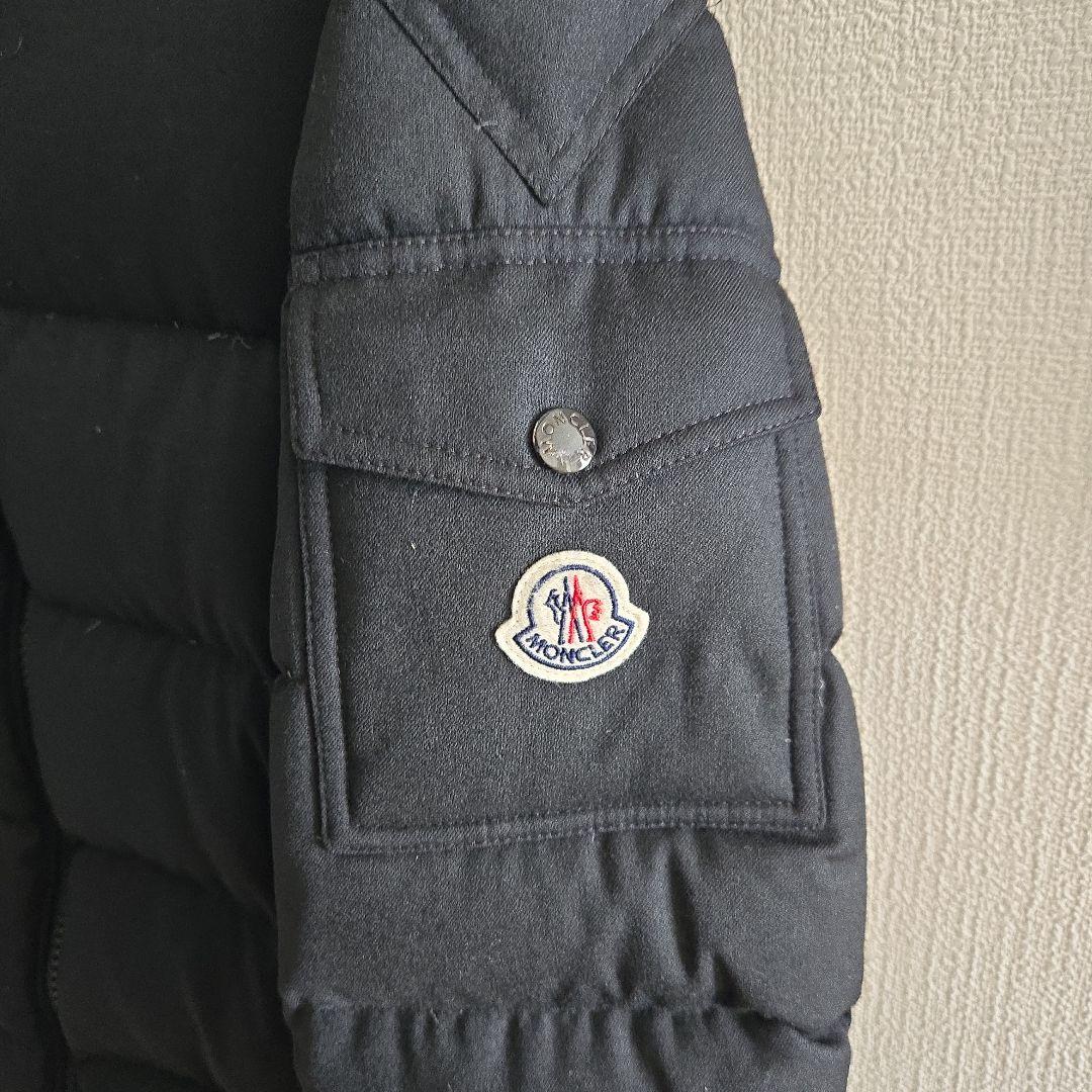 モンクレール(Moncler) メンズダウン 黒