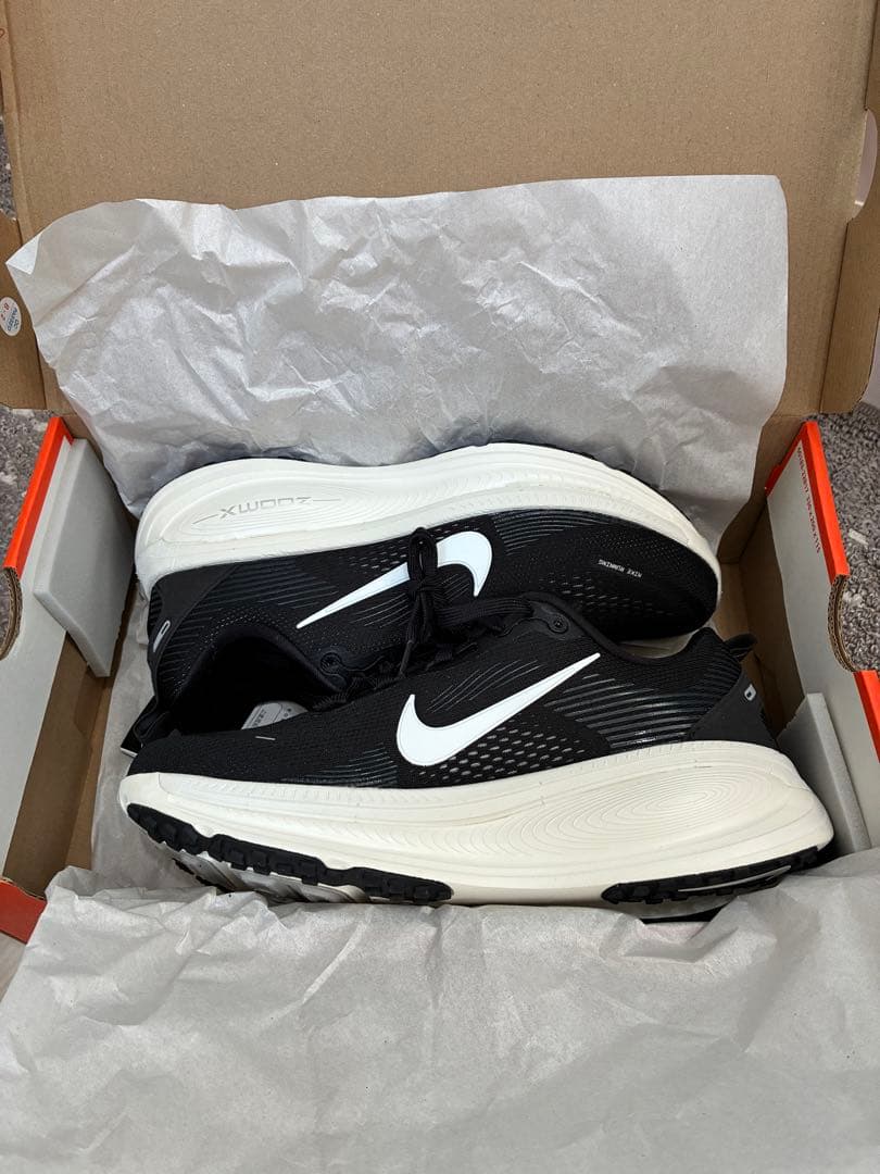 NIKE VOMERO18 W ボメロ18 ウィメンズ　新品