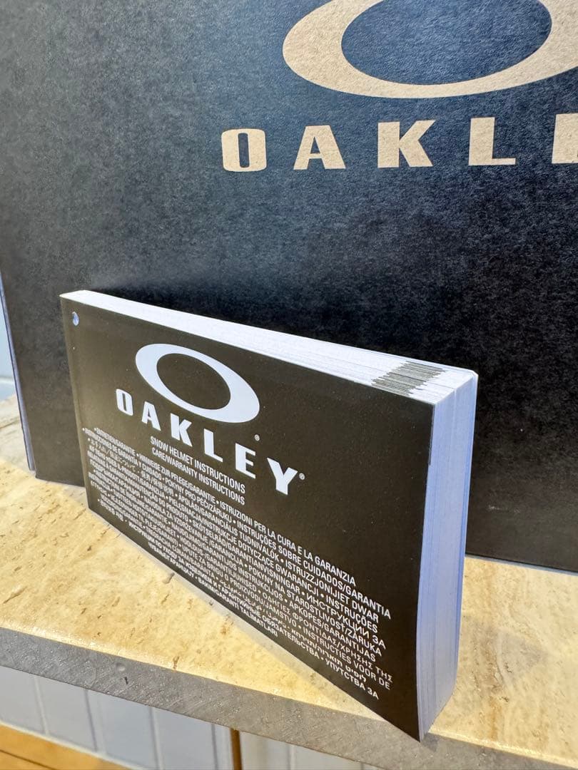 OAKLEY MOD1 ヘルメット L ブラックアウト　箱付属品　女性使用品