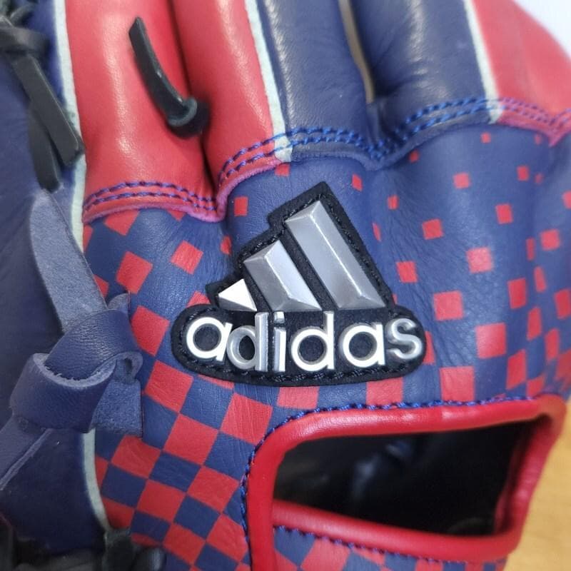 アディダス adidas チェッカーレッド M号球対応モデル 美品 軟式グローブ