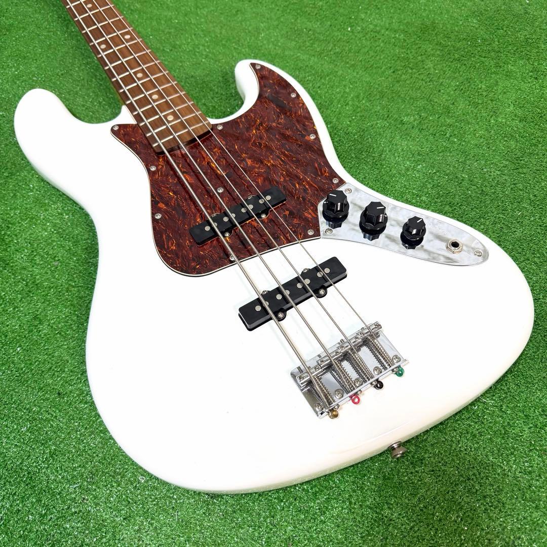 極上品　FERNANDES エレキベース　ケース　ストラップ付　未使用に近い