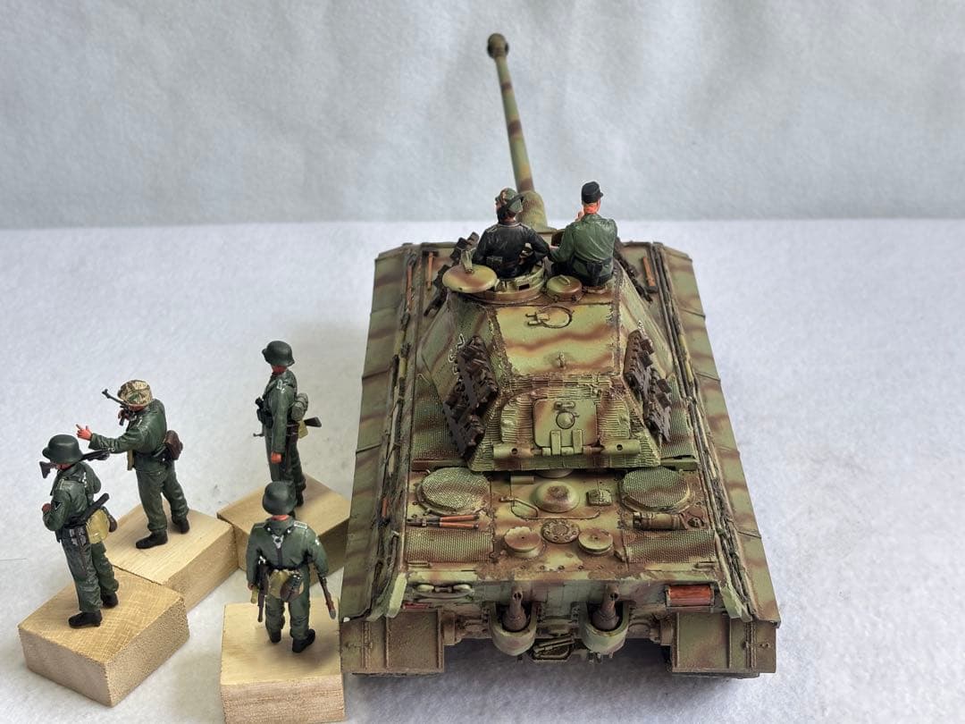 1/35 ドイツ陸軍キングタイガー重戦車プラモデル完成品