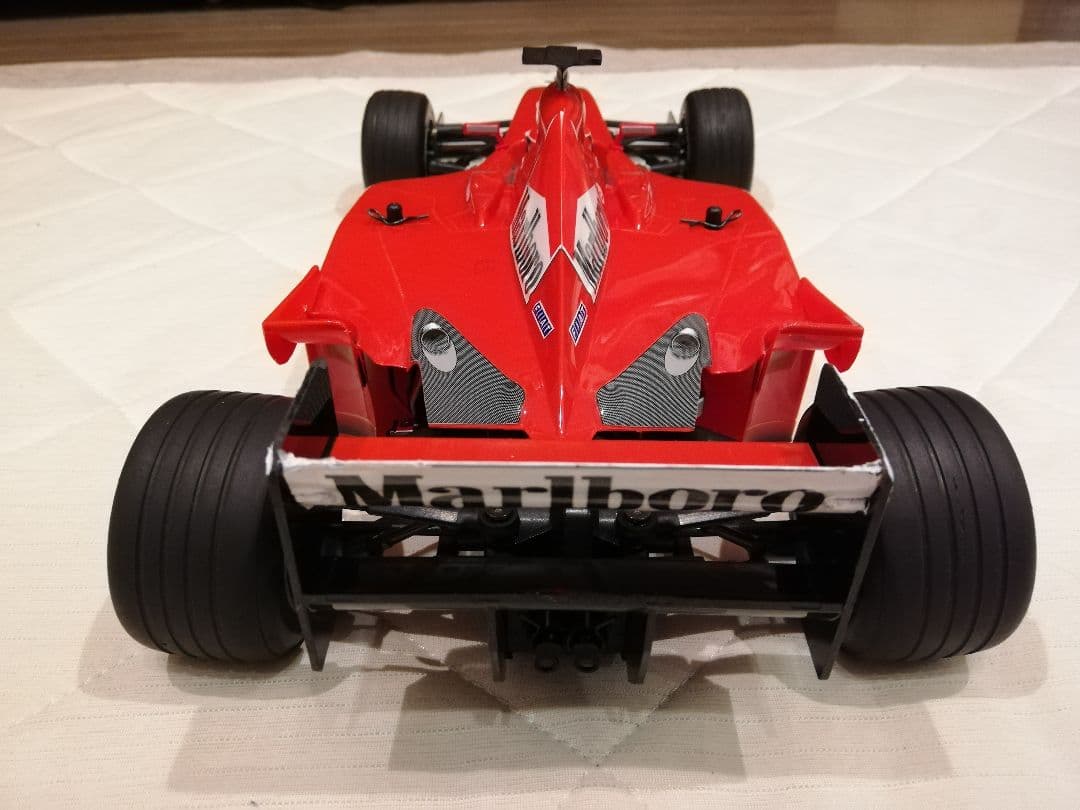 1/10 タミヤ F201 フェラーリ F2001 メカ付き M.シューマッハ