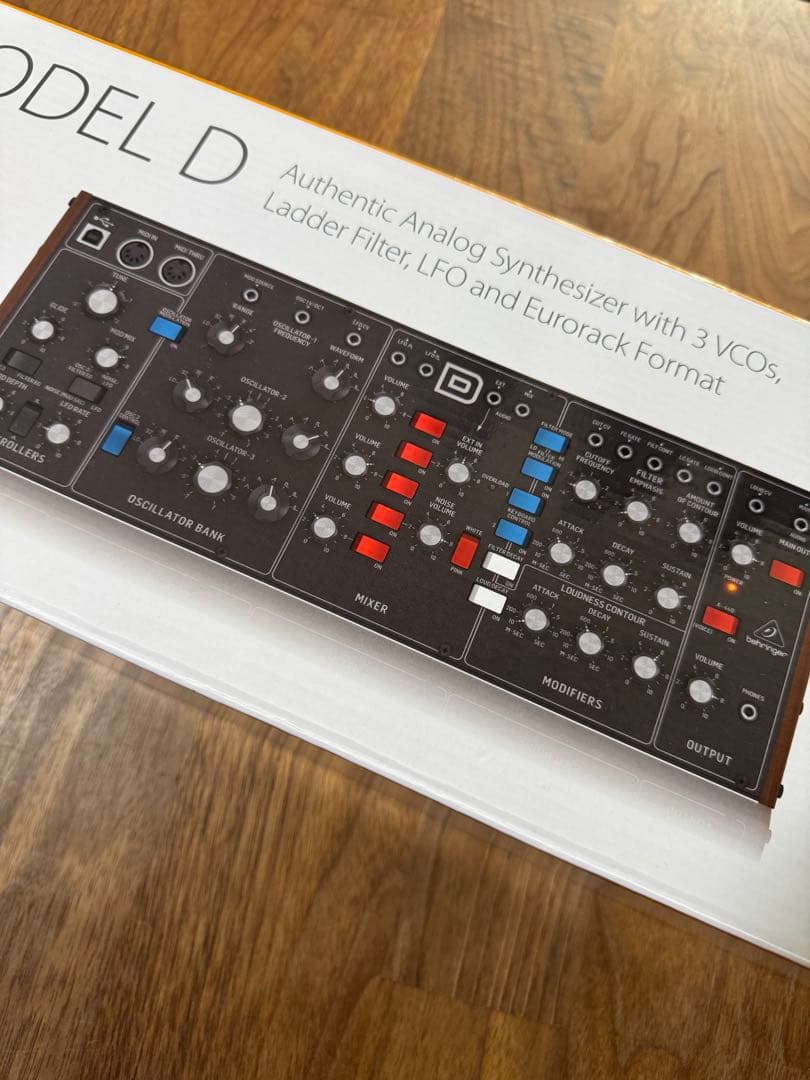 Behringer model D アナログシンセサイザー 3VCO