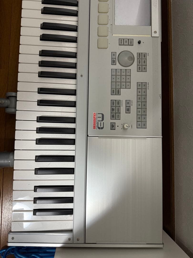 シンセサイザー　KORG