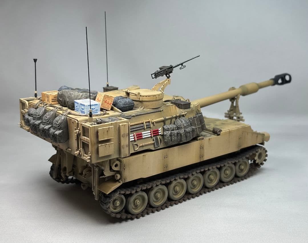 【完成品】イタレリ 1/35 アメリカ自走砲 M109 A6 パラディン