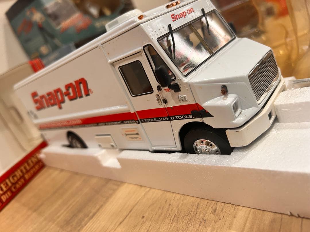 Snapon MT-55 1:32 FREIGHTLINERトラックスナップオン