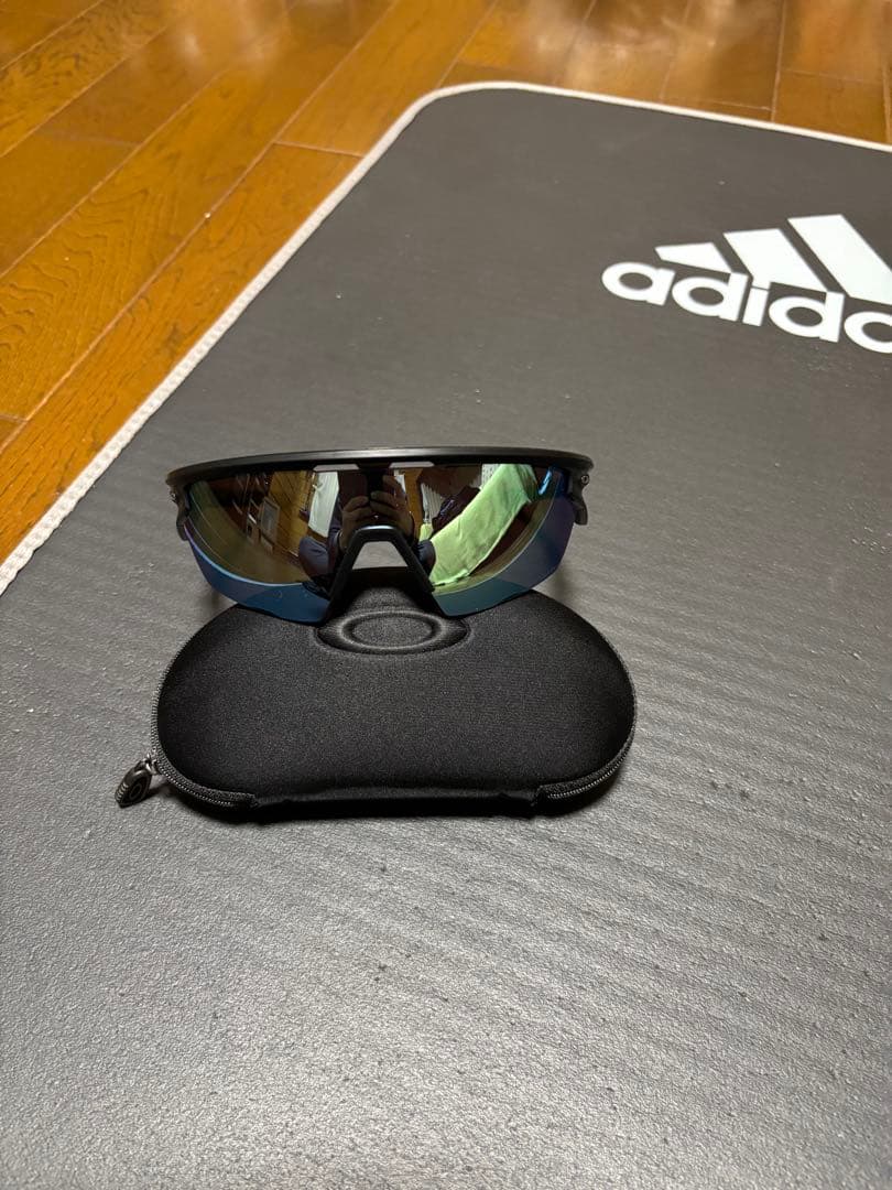 箱付きほぼ新品Oakley スポーツサングラス ケース付き鈴木誠也モデル