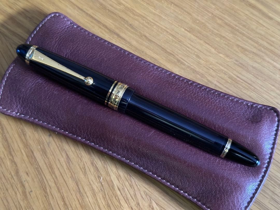 Pilot Custom823 万年筆 黒