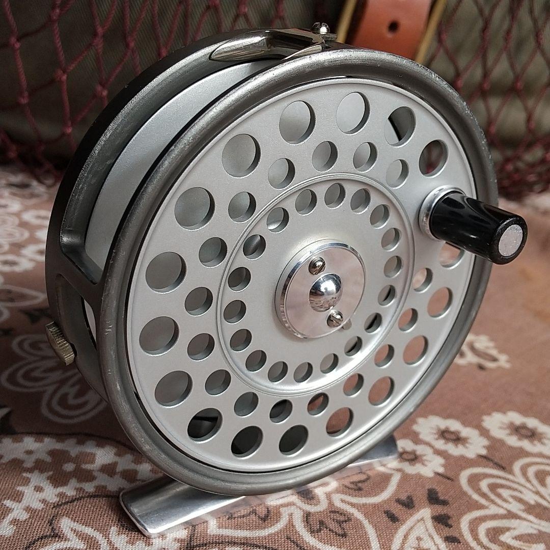 「HARDY 」L.R.H. lightweight　flyreel