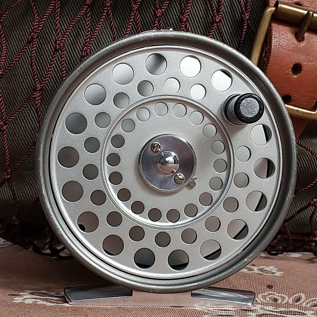 「HARDY 」L.R.H. lightweight　flyreel