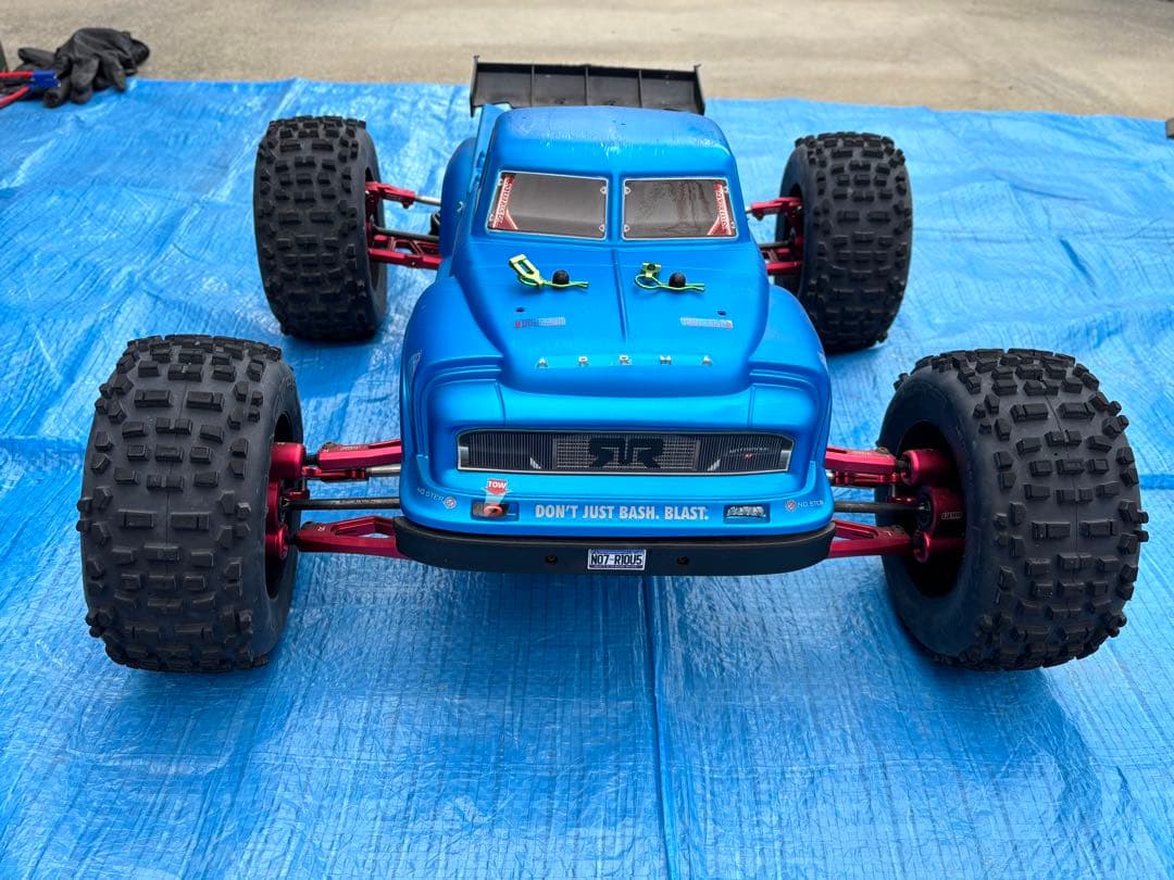 ARRMA NOTORIOUS 6S RTR ホビーラジコン