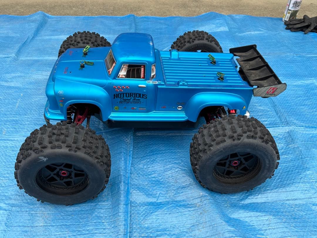 ARRMA NOTORIOUS 6S RTR ホビーラジコン