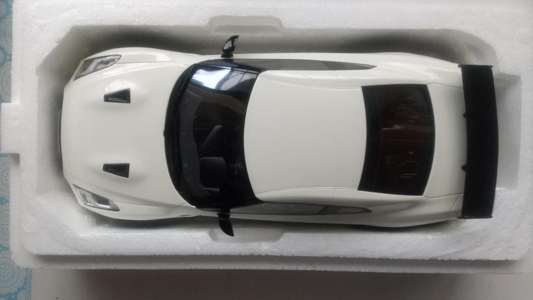 やまちゃん専用　1/18 GT094 GT-R Nismo White ミニカー