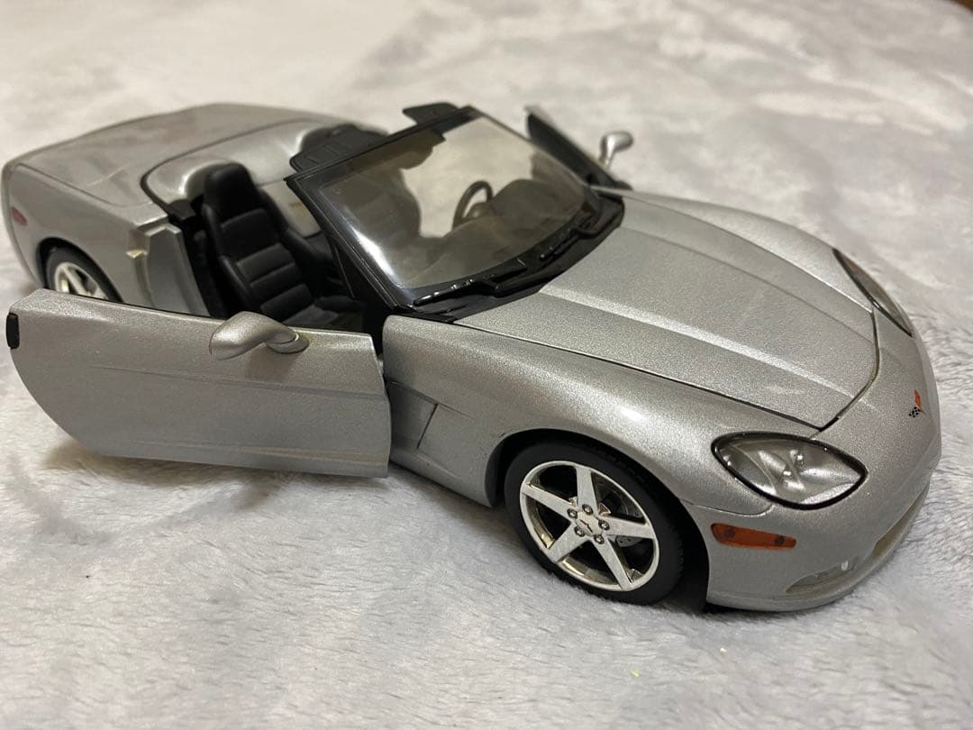 ミニカー HOTWHEELS Corvette C6 1/18