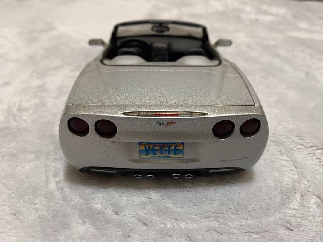 ミニカー HOTWHEELS Corvette C6 1/18