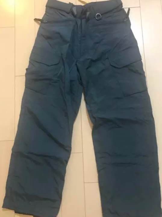 ★①XniX（上）美品 　②AIR BORN （下）　スノボーウェア上下セット