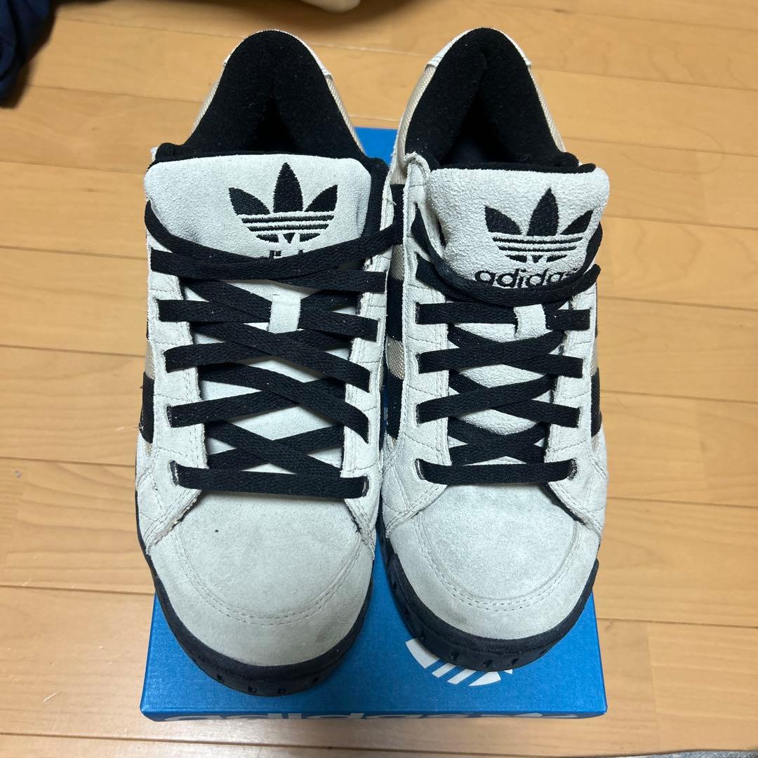 シューズ adidas LWST