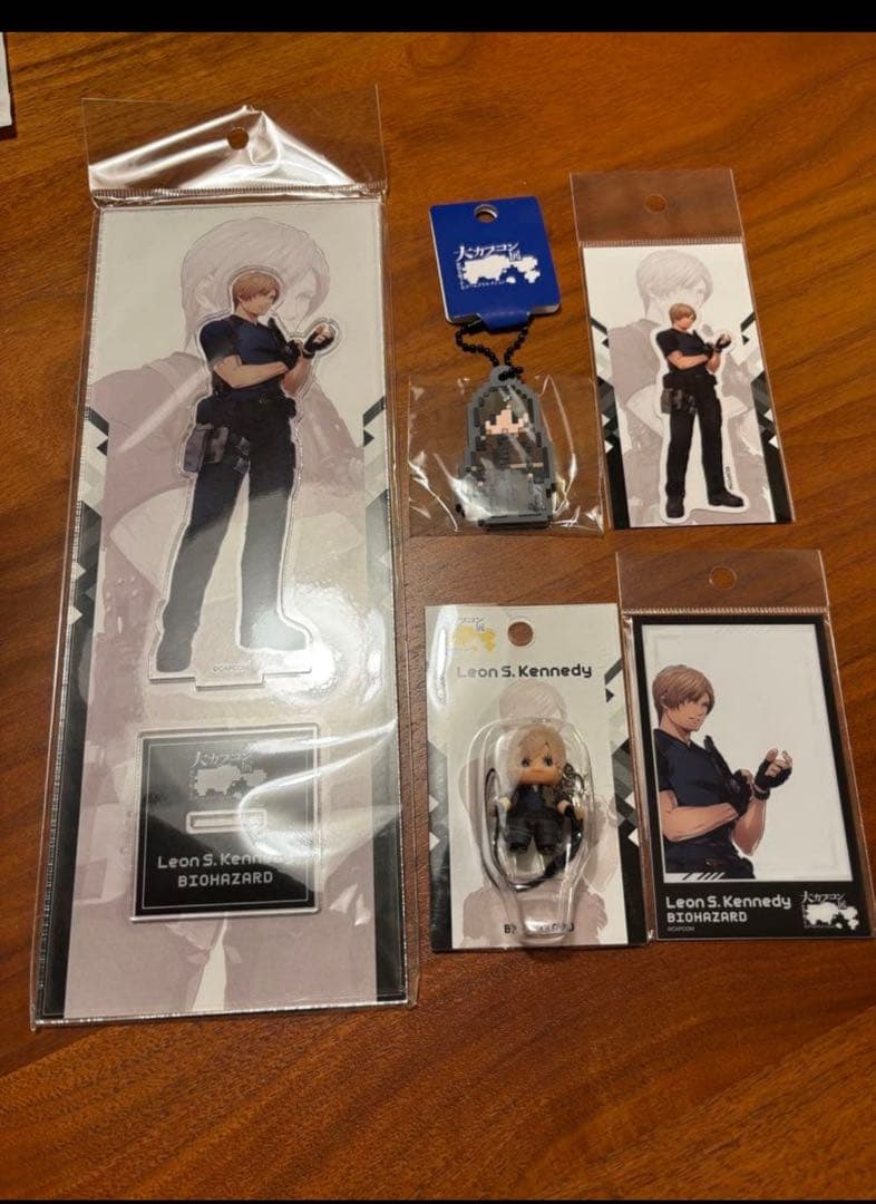 大カプコン展　バイオハザード Leon S. Kennedy キーホルダーセット