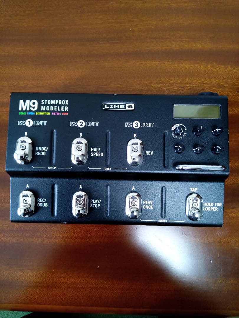 LINE6 M9 Stompbox Modeler (液晶難あり)