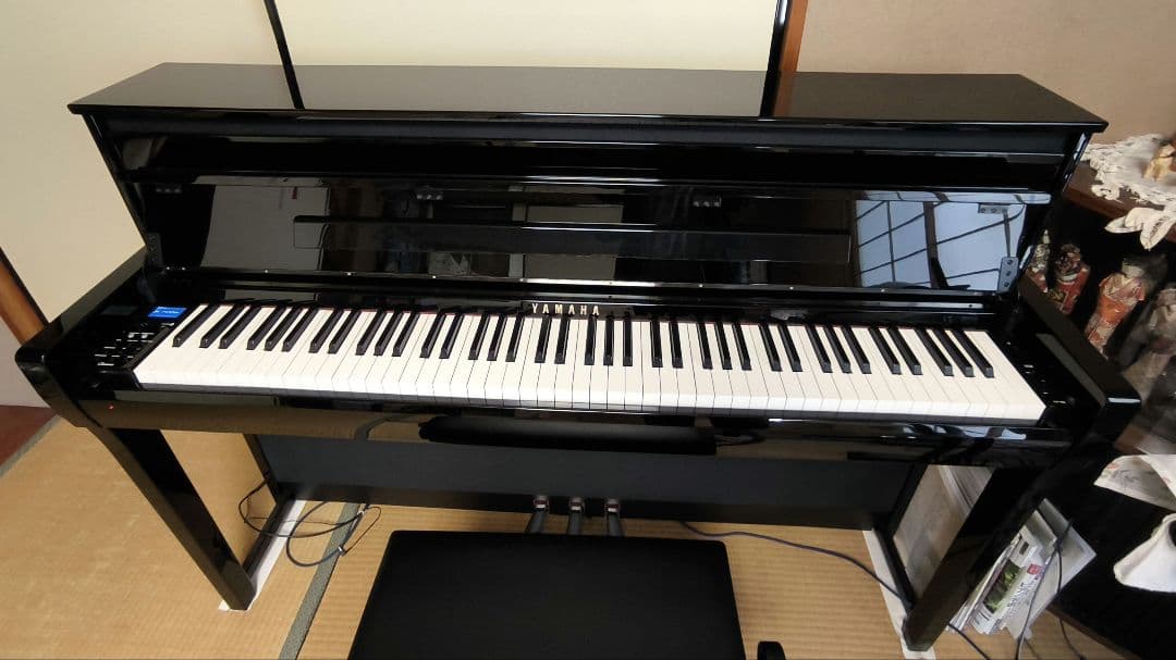 【美品】Clavinova CLP-685PE（黒鏡面艶出し 高級電子ピアノ）
