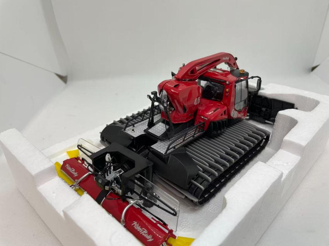 ミニカー 13R-011 JC 1/43 Pisten Bully 600 W