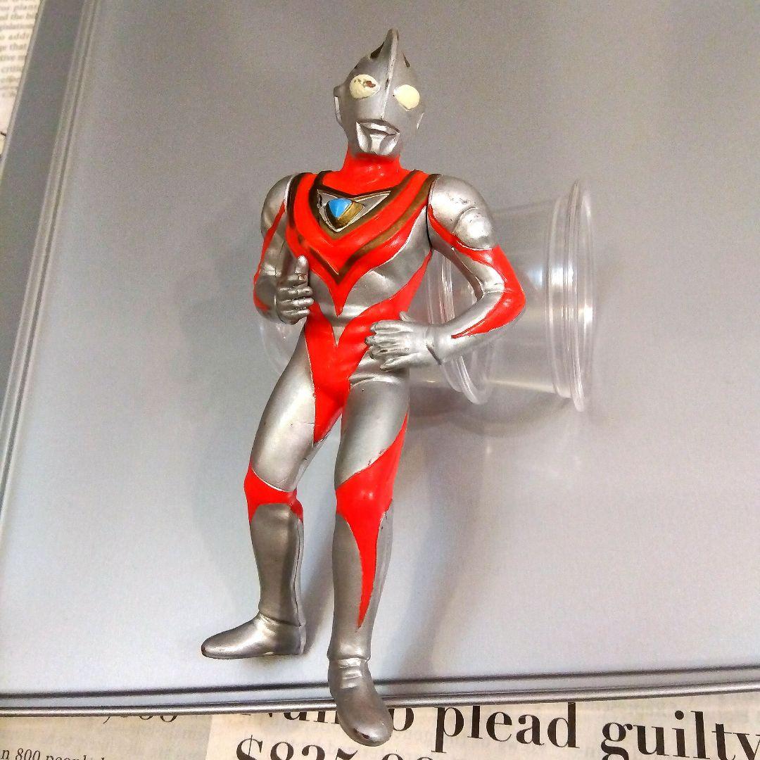 昭和レトロ蔵出し骨董品　ウルトラマン12cm　1998円谷プロダクション