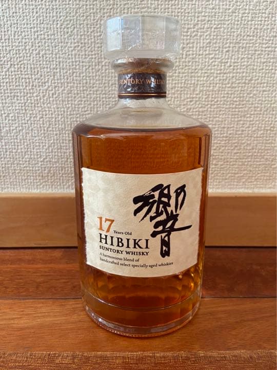 新品　サントリー ウィスキー　響 17年 700ml  箱あり　新品未開封