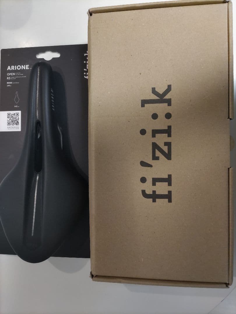 fizik ARIONE R3 サドル（フィジーク）