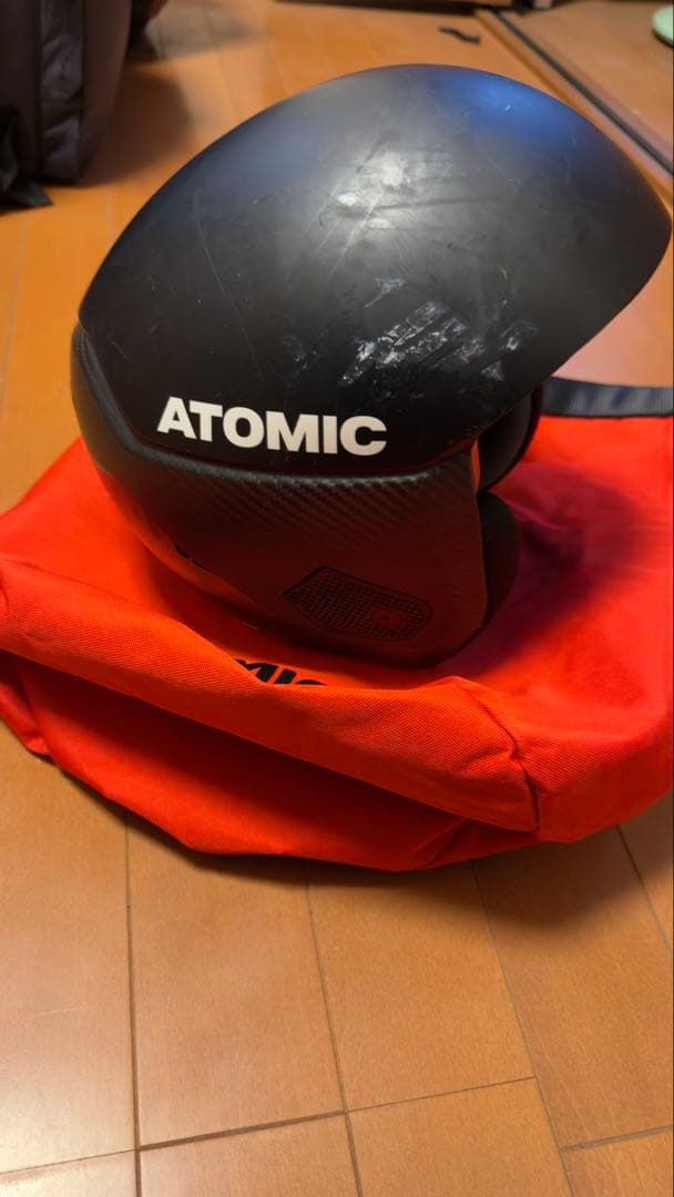 ATOMIC カーボンファイバー ヘルメット ケース付き fis公認