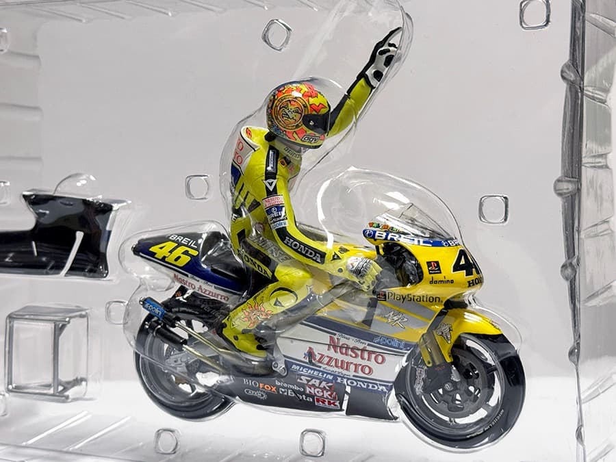 ミニチャンプス 1/12 ホンダ NSR500 ロッシ 2000 フィギュア付