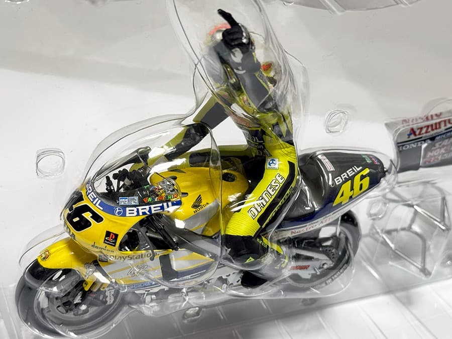 ミニチャンプス 1/12 ホンダ NSR500 ロッシ 2000 フィギュア付