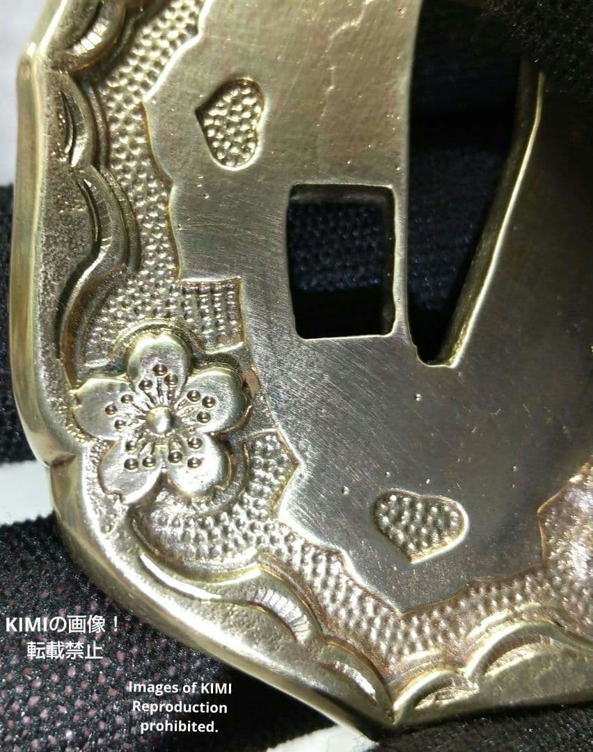 九八式軍刀の鍔 真鍮製 桜 九八式軍刀 Gunto Tsuba 軍装美術 K48