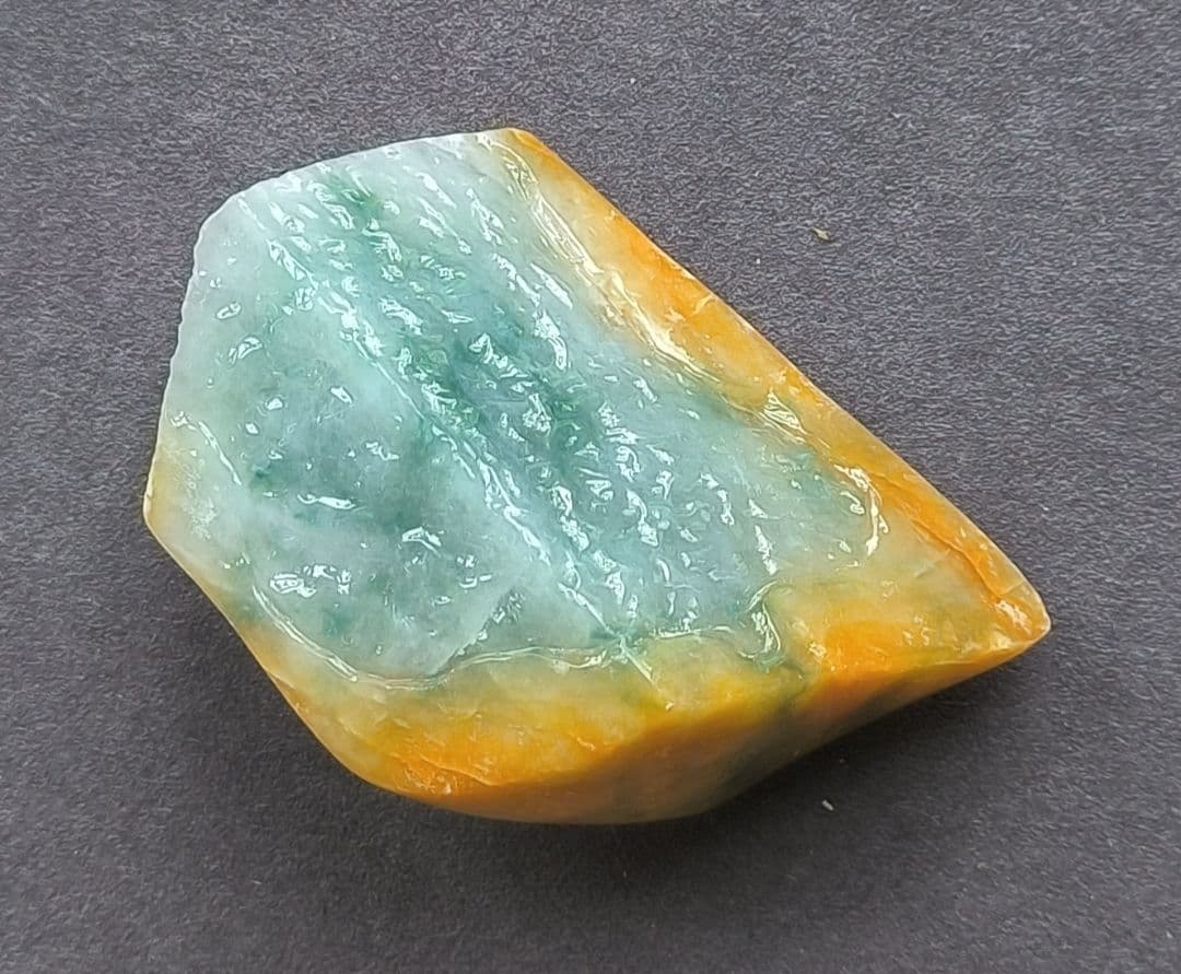 【貴重】ミャンマー産黄本翡翠（ジェダイト）の原石（87ｇ）