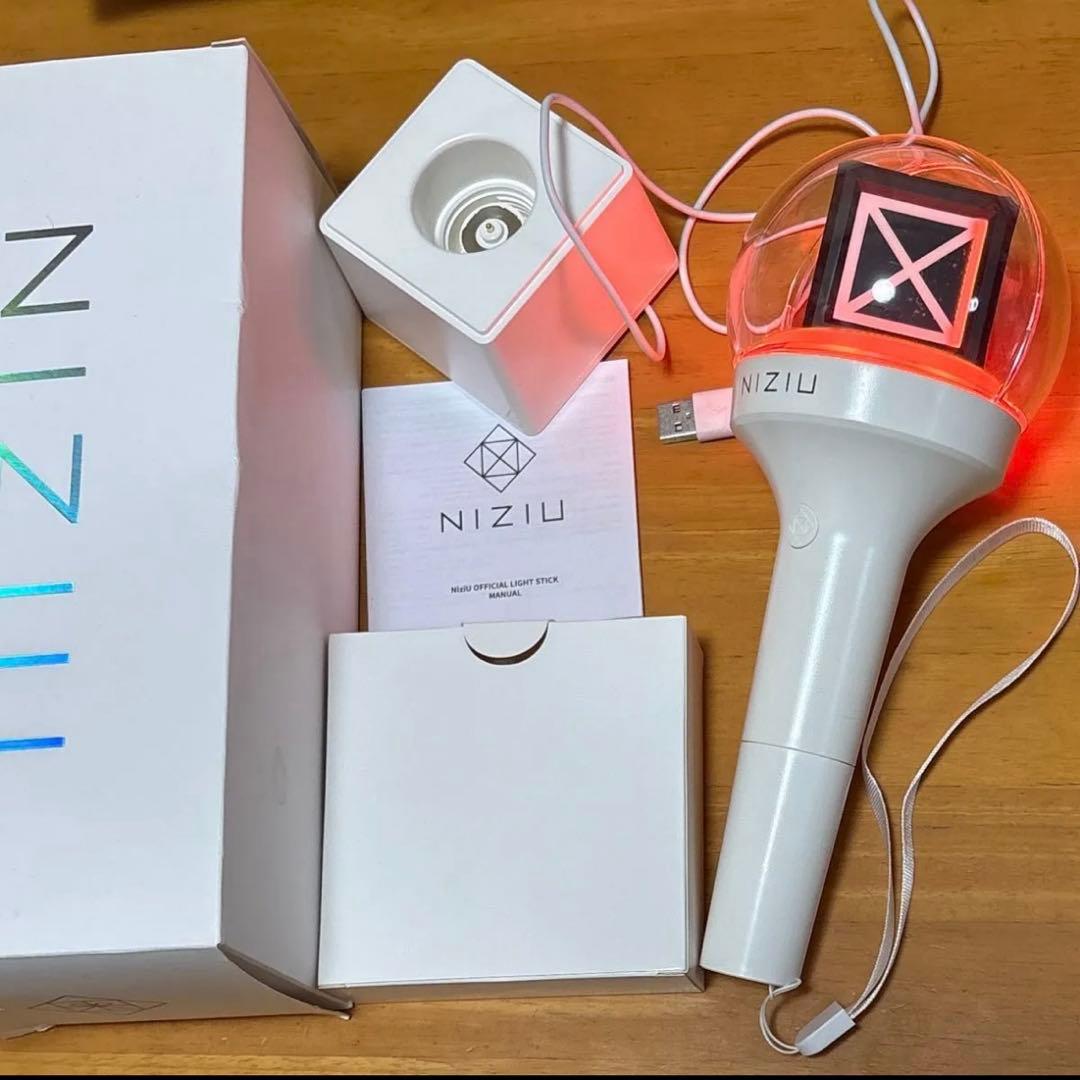 niziu ライトスティック　Light stick ペンライト　公式