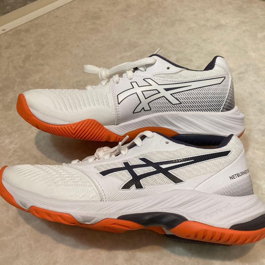 【美品】 asics ネットバーナー バレーボールシューズ