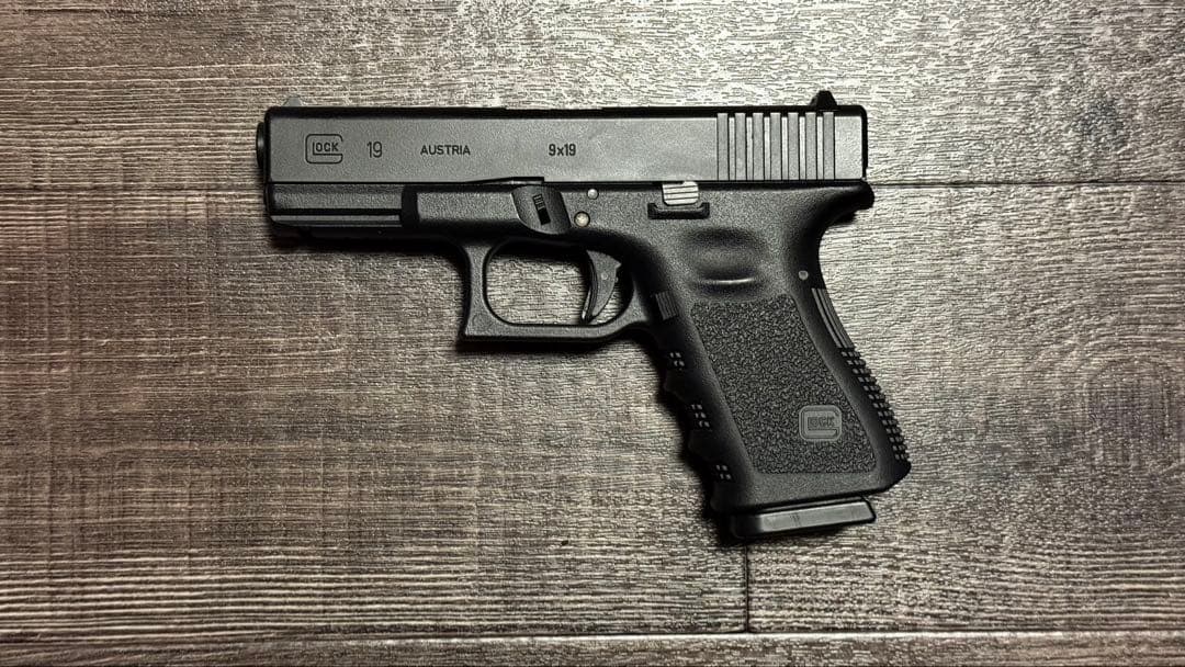 o*5様 ™️GBB Glock19 Gen3 カスタムアウターバレル付き